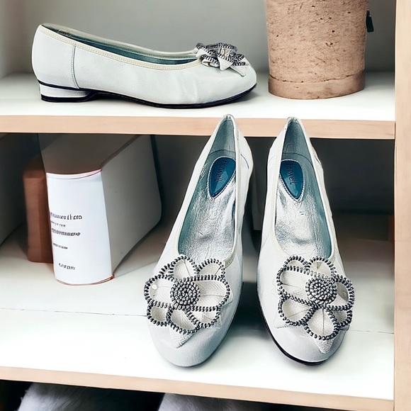 Fitzwell | Shoes | Fitzwell Ballet Slipper Style White Leather With ...
